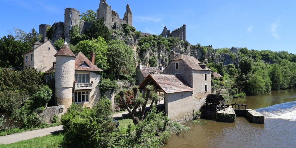 Angles-sur-l'Anglin, to discover from your campsite - What to see in ...