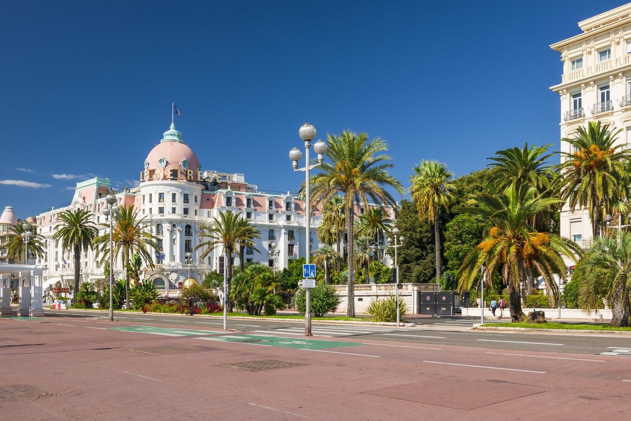 Découvrez la Baie des Anges grâce au camping à Nice - Idées tourisme ...