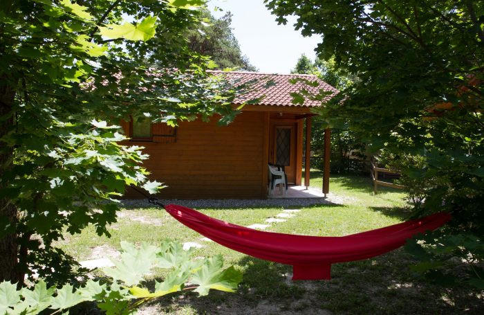 Camping LES RIVES DU LAC *** à Veynes Hautes-Alpes - CampingFrance.com