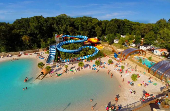 Camping DOMAINE DES CHENES DE MEDIS **** à Médis Charente-Maritime ...