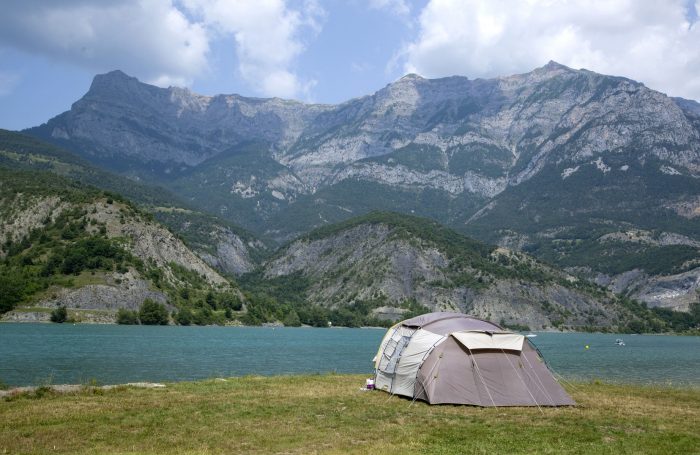 Camping LE LAC *** à Saint-Vincent-les-Forts Alpes-de-Haute-Provence ...
