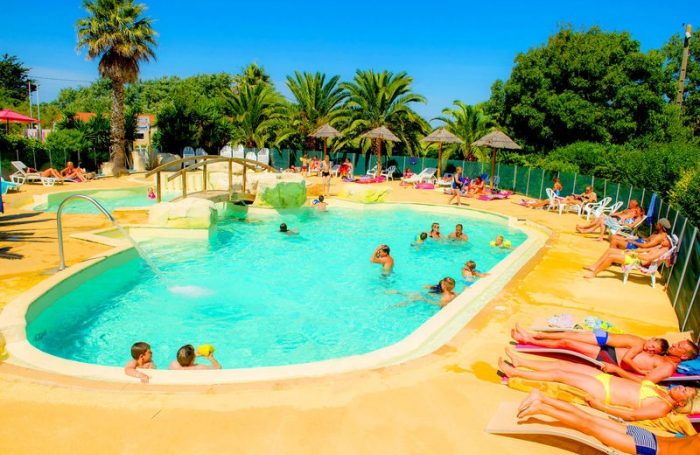 Campingplatz LES HUTTES **** in Saint-Denis-d’Oléron Charente-Maritime ...