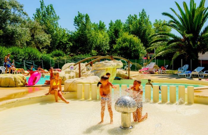 Campingplatz LES HUTTES **** in Saint-Denis-d’Oléron Charente-Maritime ...