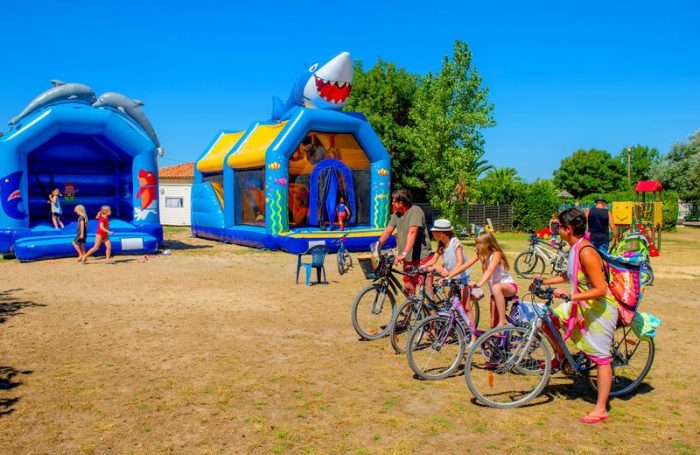 Camping LES HUTTES **** à Saint-Denis-d’Oléron Charente-Maritime ...