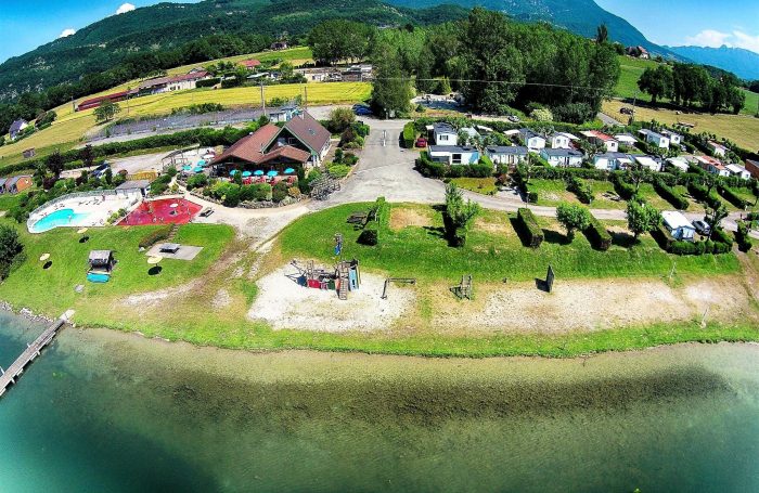 Camping LAC DU LIT DU ROI **** à Massignieu-de-Rives Ain ...