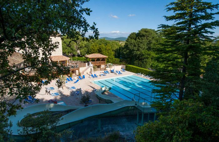 Camping CHATEAU DE BOISSON ***** à Allègre-les-Fumades Gard ...