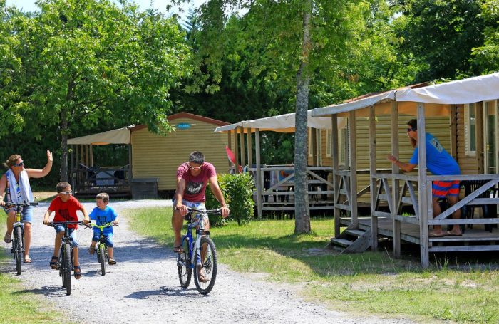 Camping LE LAC DE SANGUINET *** à Sanguinet Landes - CampingFrance.com