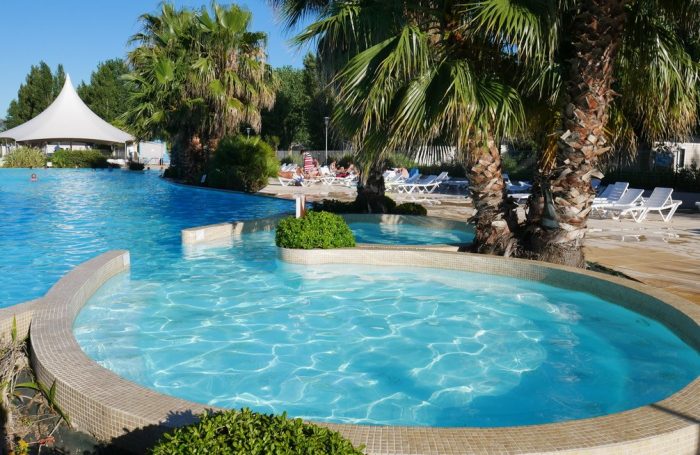 Camping LA CARABASSE **** à Vias Hérault - CampingFrance.com