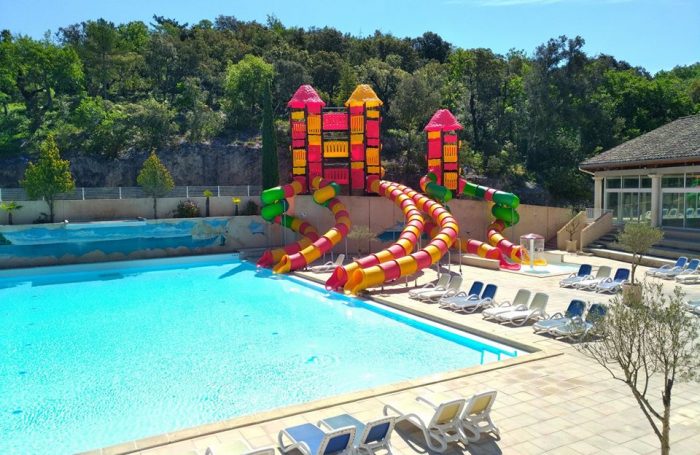 Camping CHÂTEAU DE BOISSON ***** à Allègre-les-Fumades Gard ...